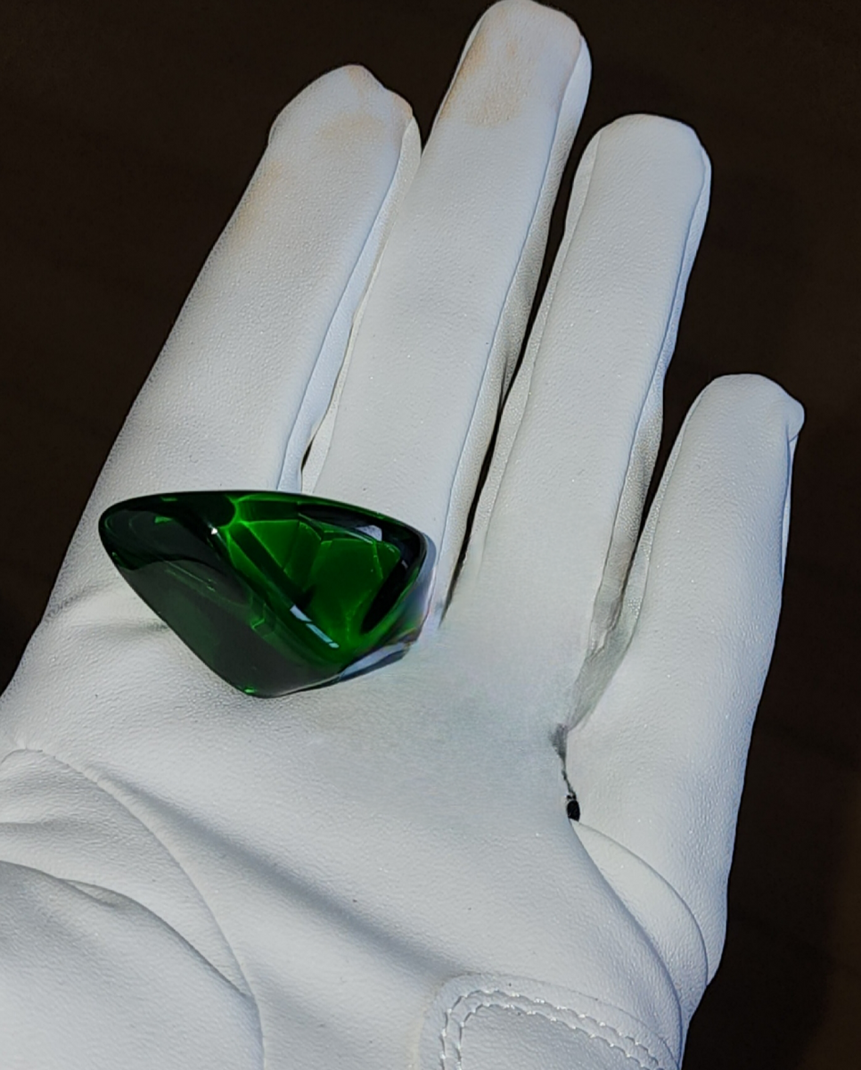 Gaia Stone! Luscious Green Helenite – Moondance Magick